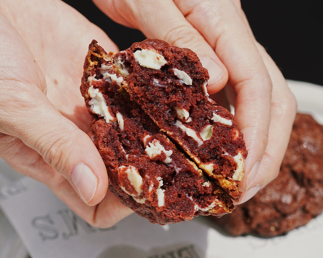 Signature Red Velvet – EM'S Cookies